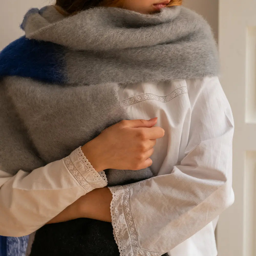 Chal Mohair Azul, Gris y Negro - Mantas de Ezcaray x Real Fábrica ...